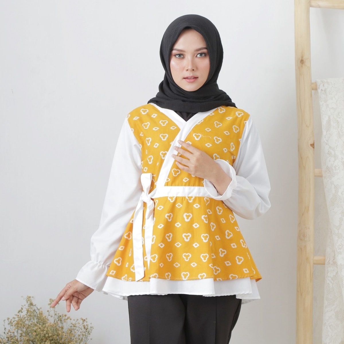 Valens Yellow Layer Hanbook Blouse Batik Muslim (PRE ORDER)